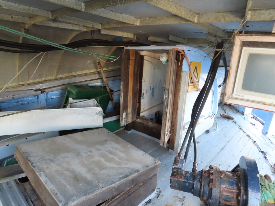 A7821 L6 - 40 fod enmandstrawler/fiskefartøj, eg på eg