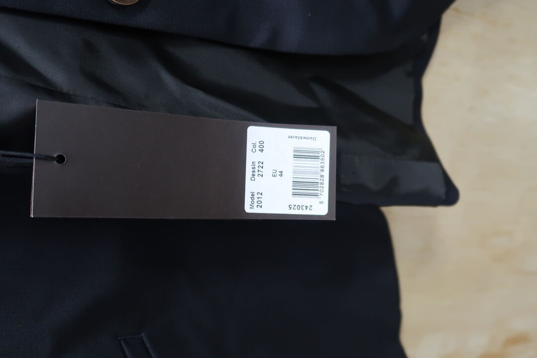 A8099 L65 - Habitjakke str. 44 SUNWILL Model: 2012