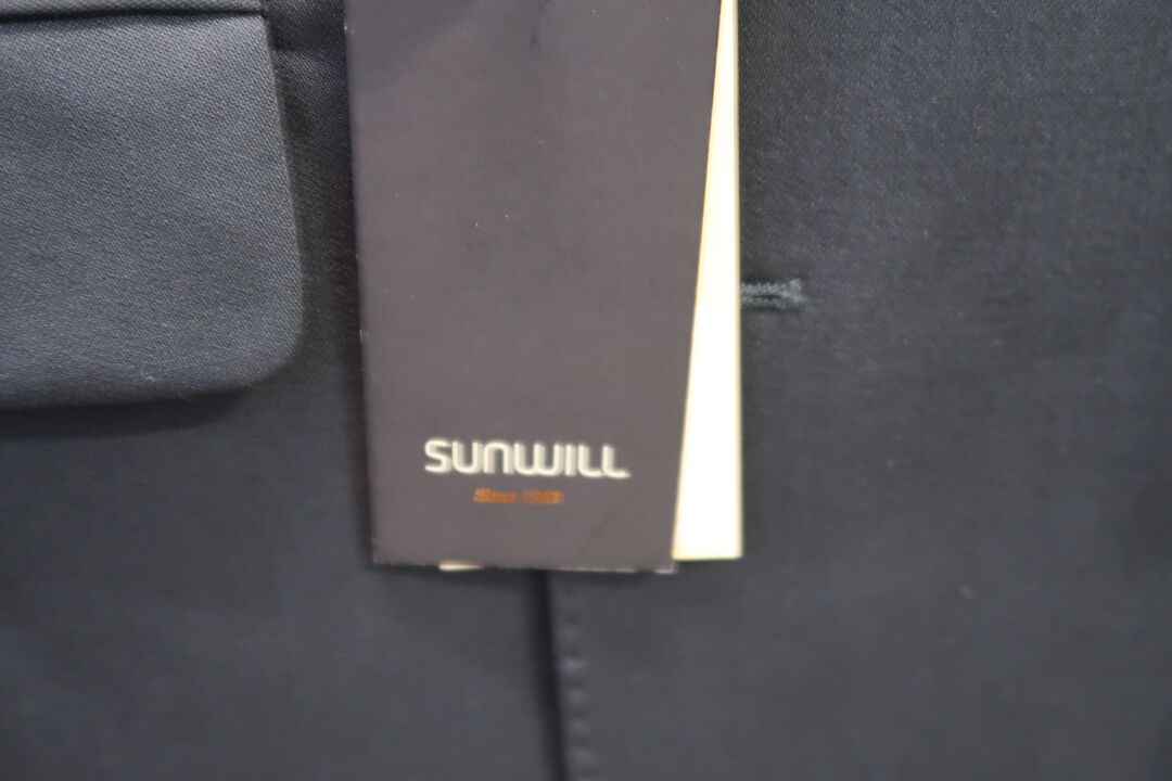 A8099 L53 - Habitjakke str. 48 SUNWILL Model: 2001