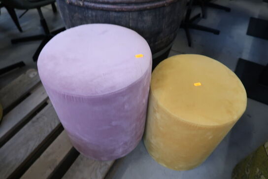 A8128 L22 - 2 stk. puf | Auktionshuset dab A/S